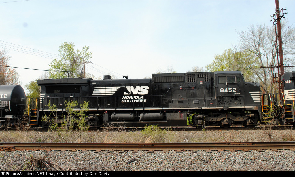 NS C40-8W 8452 on 14G